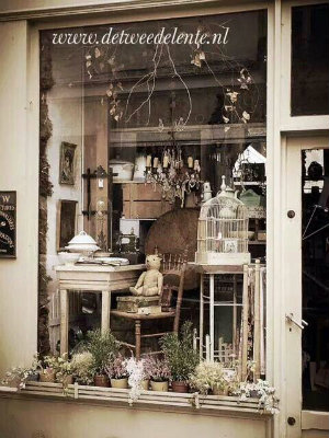 6 Enticing Spring Window Displays